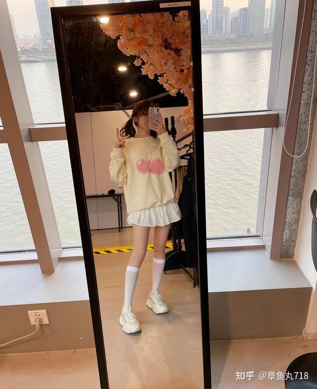 DOTA2：美女解说ams官宣谈恋爱了，腿皇的信徒们心碎了一地 - 知乎