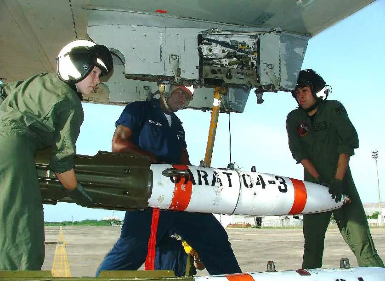 想亲临驾驶最拟真的战斗机模拟？DCS World F-18 开放预购 - 知乎