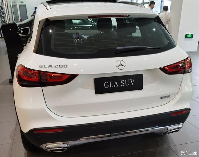 到店实拍2020款奔驰GLA！白色车身质感不俗，售30.38万元配1.3T - 知乎