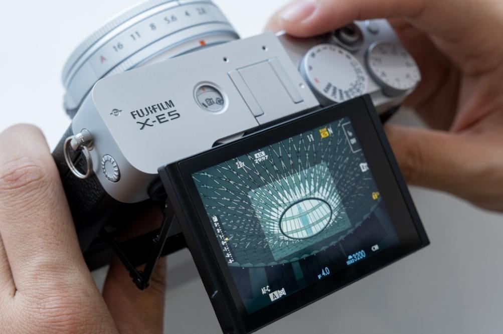 广州街拍在地体验！4020万像素富士X-E5上手评测 - 知乎