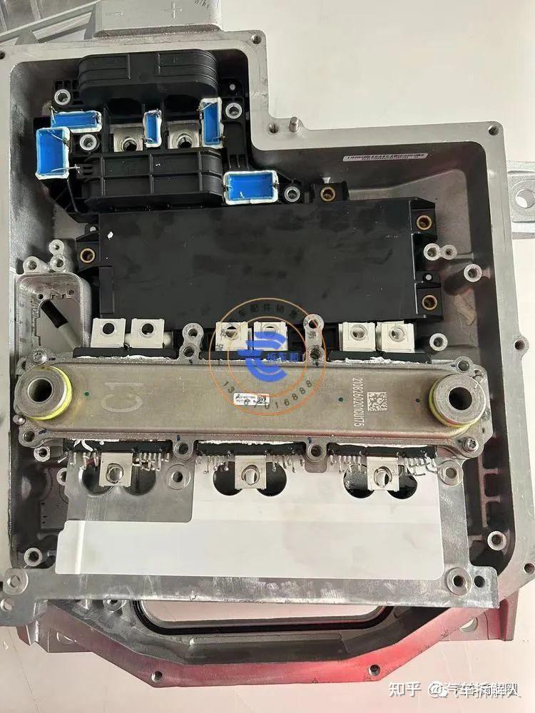 华为DriveONE电机控制器拆解实拍 - 知乎
