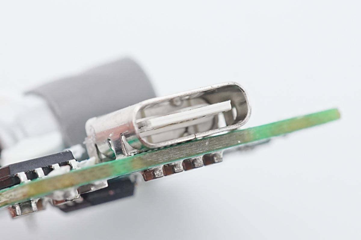 拆解报告：ROMOSS罗马仕迷你20W快充充电器AC20C - 知乎