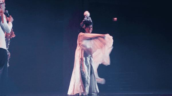 93岁华裔艳舞女郎，跳遍了美国的夜总会 - 知乎