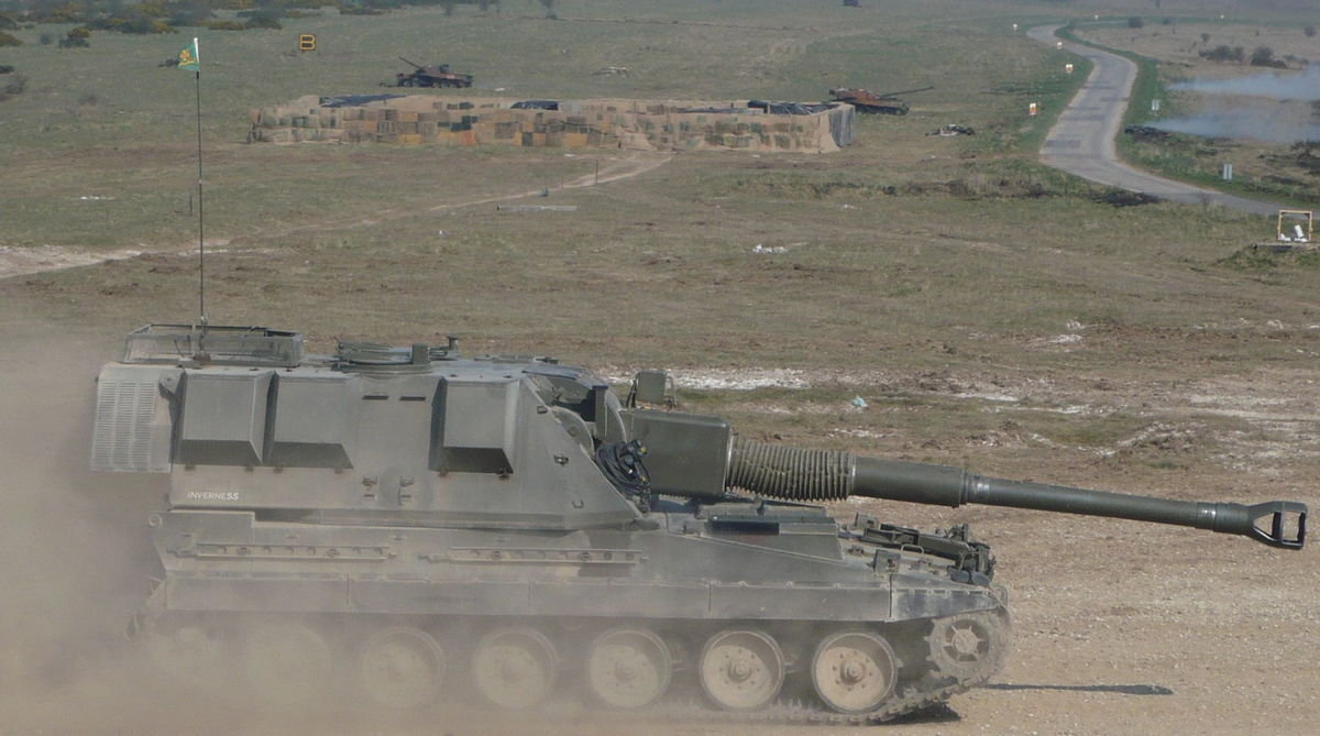 服役超30年，英国AS90自行榴弹炮运抵乌克兰，还能发挥多大作用？ - 知乎