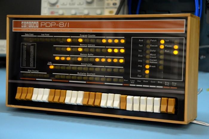 我的树莓派认为它是PDP-8迷你电脑！ - 知乎