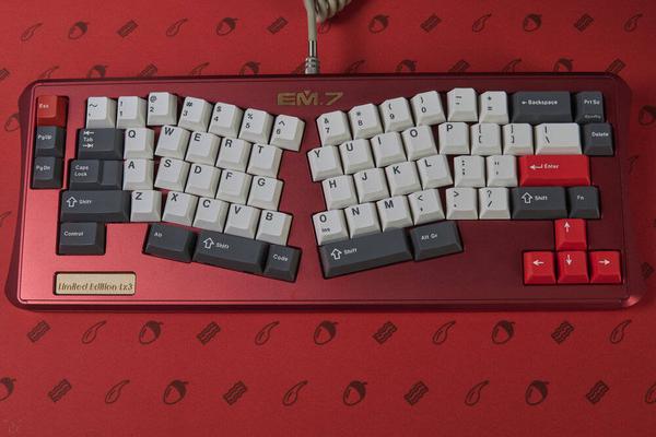 客制化键盘丨当我们使用Alice配列时我们在追求什么？ - 知乎