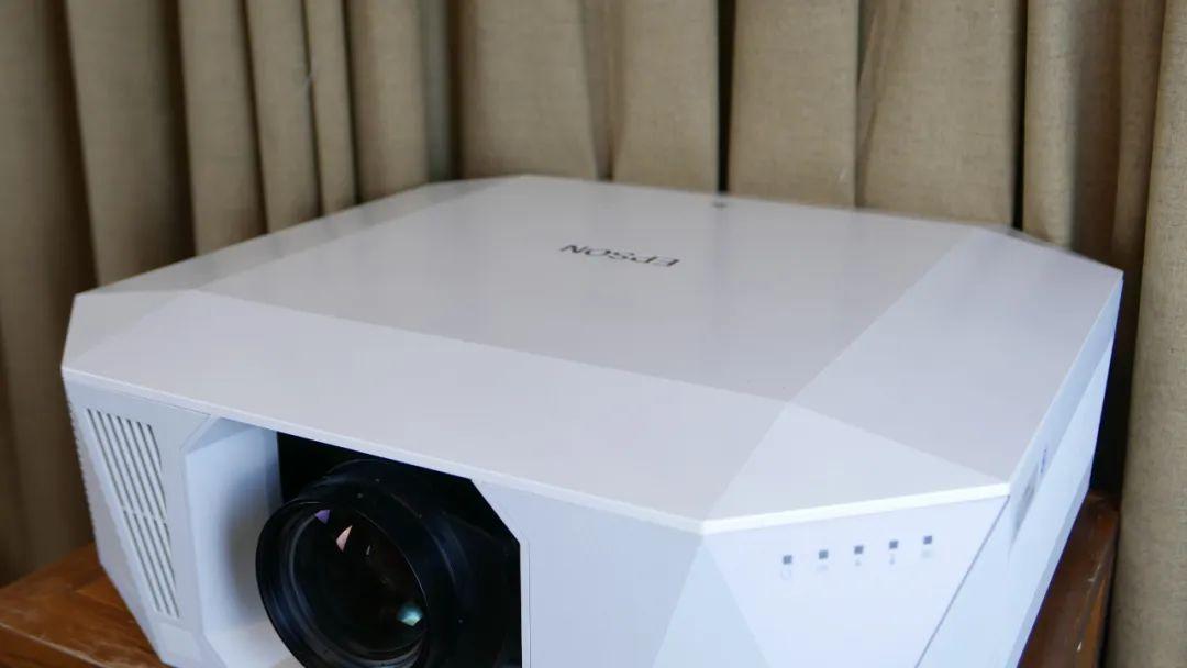爱普生4K家用投影机CH-QL3000开箱体验 - 知乎