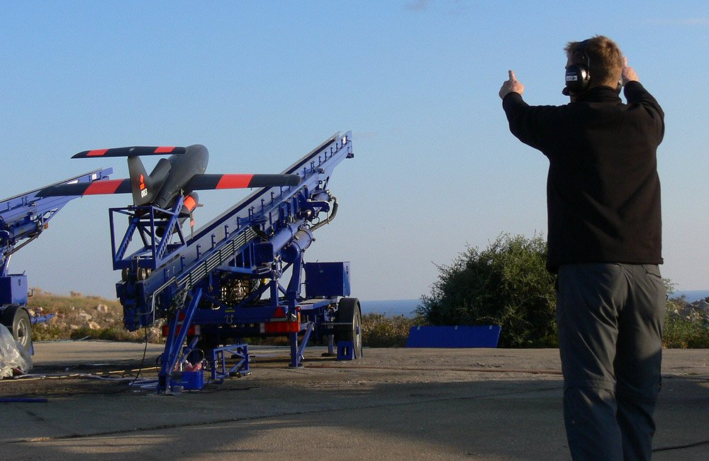 空客的“1+1＞2”：无人机+自动空中加油 - 知乎