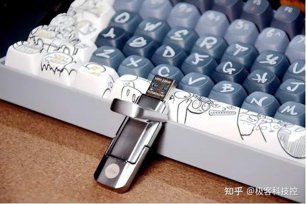 容量高达1TB！aigo U393双口固态U盘拓展手机内存，从此告别购买云存储 - 知乎