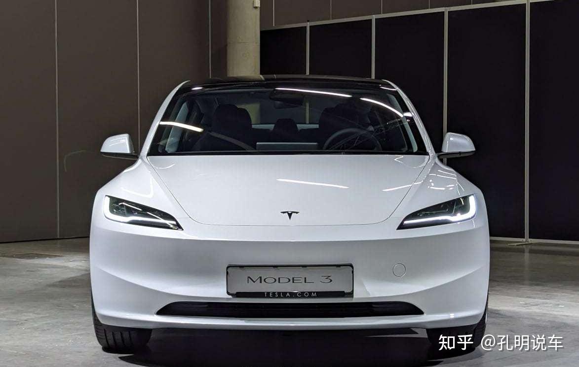 特斯拉新Model3实车，起步25.99万，造型变犀利，后排带大屏 - 知乎