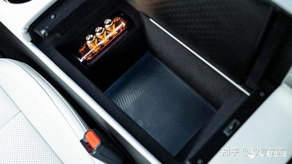 智能化、内饰全面升级！重新起航的小鹏 P7i - 知乎