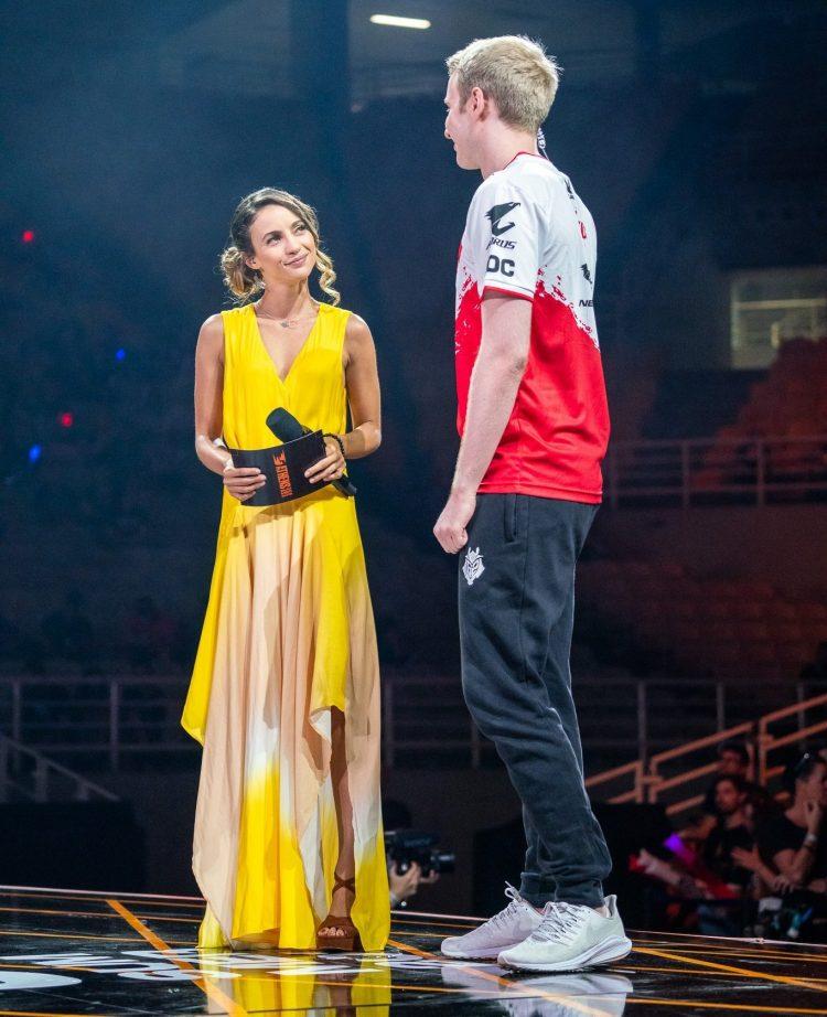 [撸圈佳人]第二期：LEC主持人Laure，为爱投身英雄联盟的法国玫瑰 - 知乎