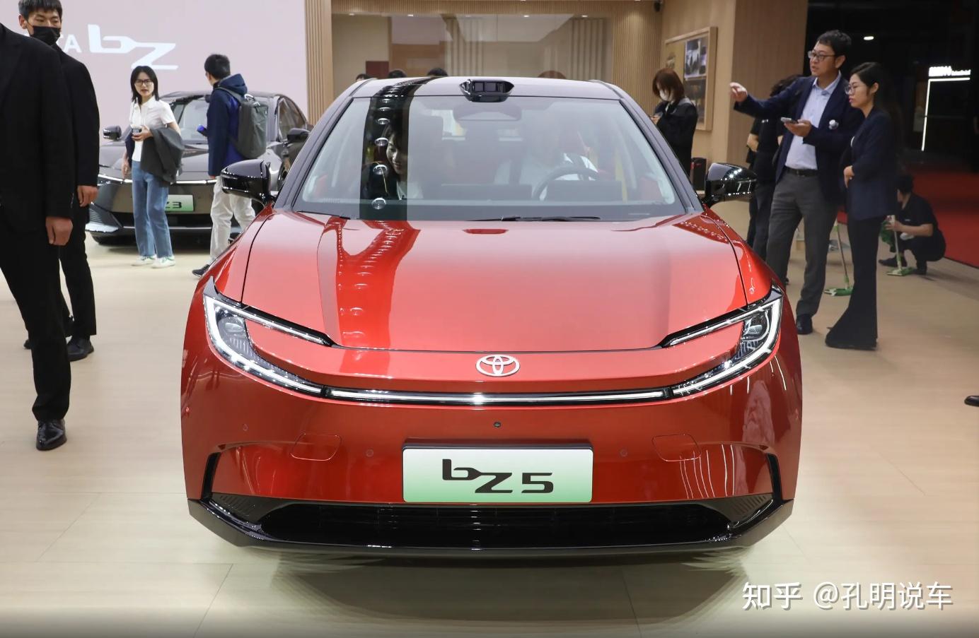 丰田开始找到状态，全新bZ5预售13万起，纯电中型SUV轿跑姿态 - 知乎
