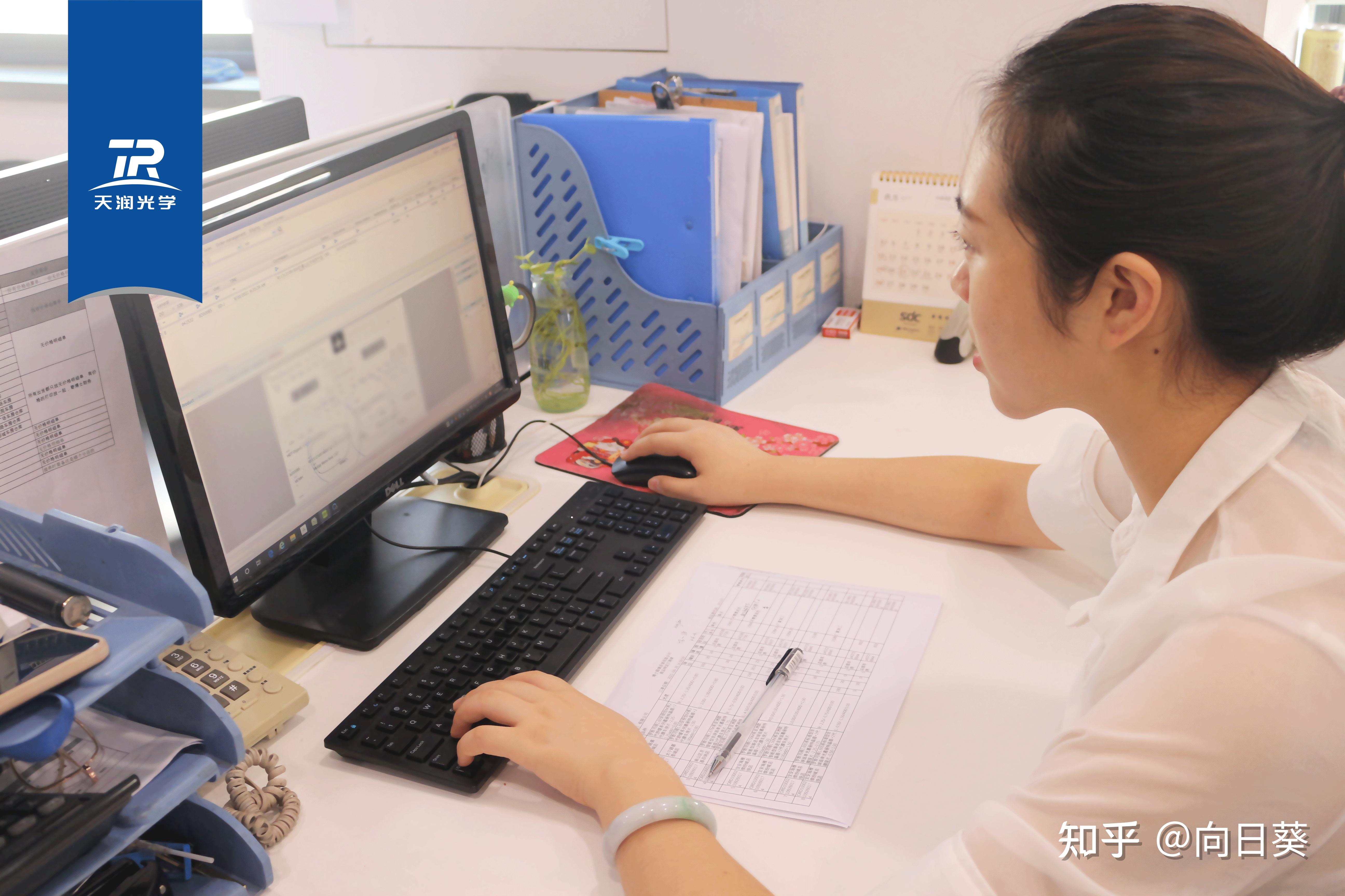 【C580镜片】个性化定制&自由曲面技术 组合出击助力白内障人群视觉健康 - 知乎