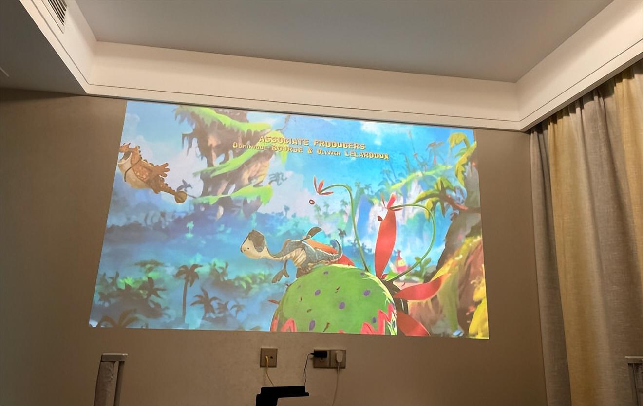 实用的家用投影仪，选择高性价比0.47DMD的大眼橙NEWX7D - 知乎