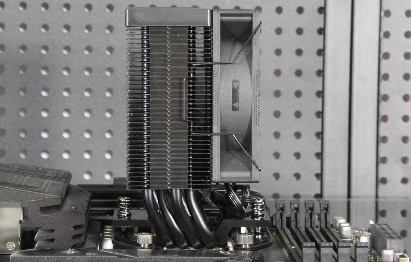 超频三推出新款塔式CPU散热器红海H4，4热管+黑化顶盖，69元 - 知乎