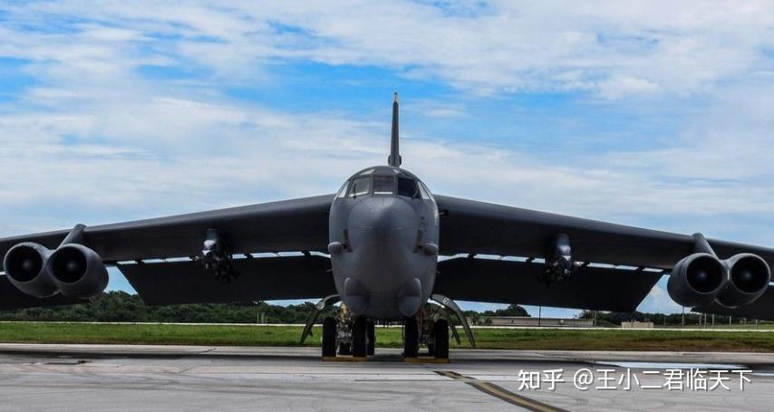 B2轰炸机到底有多大？看看旁边的B52和B1B就知道了 - 知乎