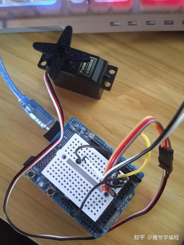 【雕爷学编程】Arduino动手做（164）---Futaba S3003舵机模块 - 知乎