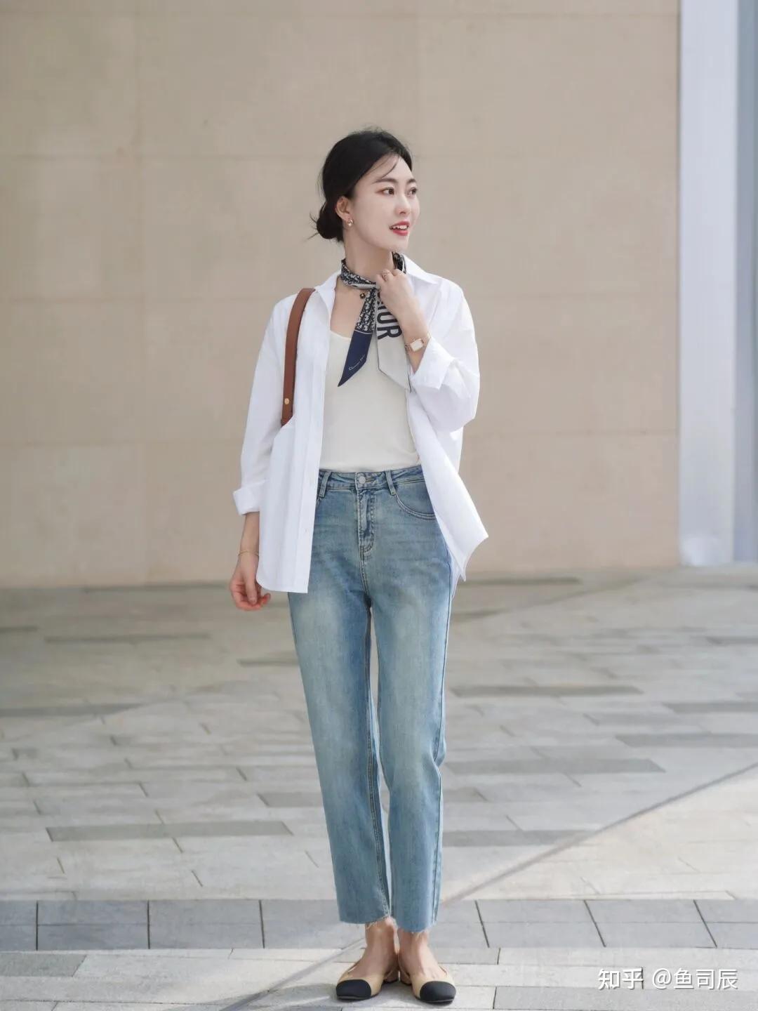 穿衬衫搭什么更好看？看素人街拍就知道：牛仔裤和半身裙差别真大 - 知乎