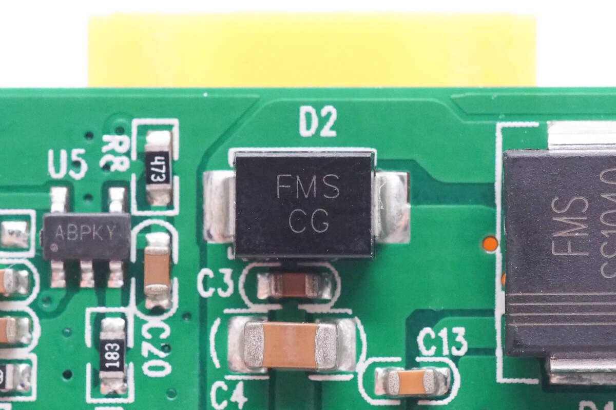 拆解报告：BYD比亚迪-汉 双USB-A口车载充电连接器 - 知乎