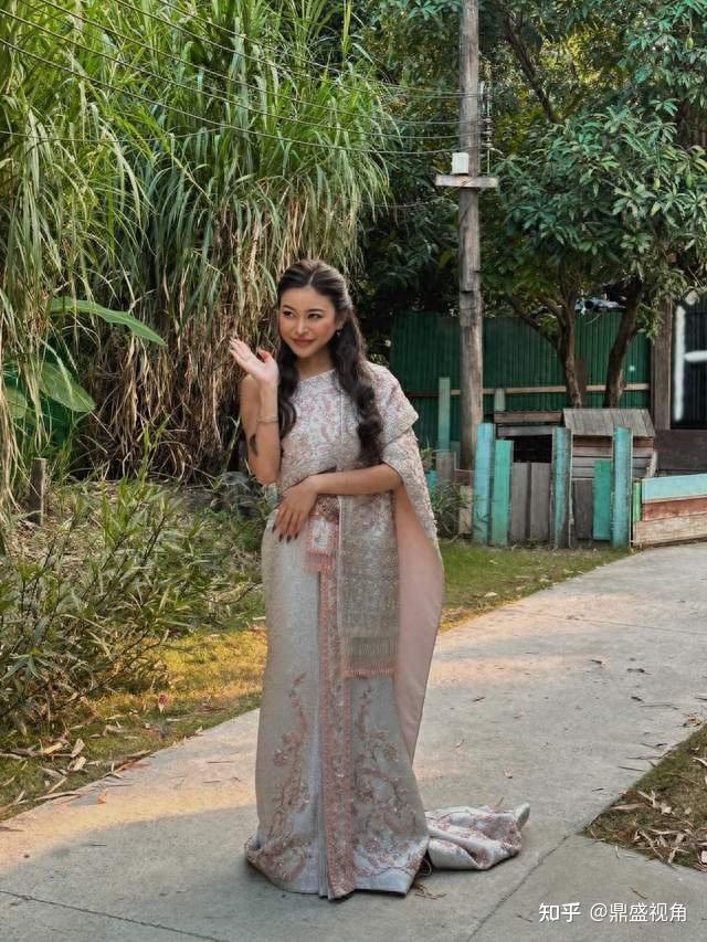 双馨女演员，蕾·莉尔·布莱克(Rae Lil Black)，详细介绍加多图赏析 - 知乎