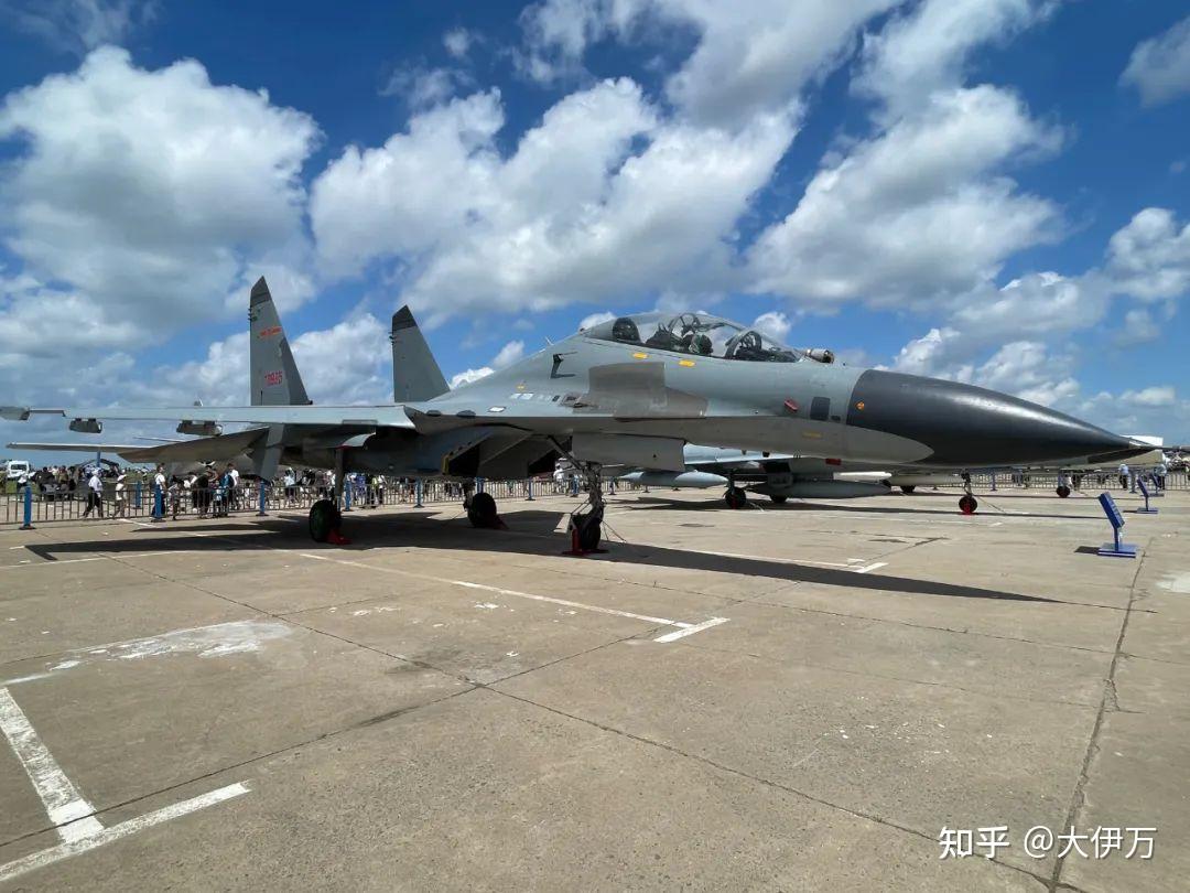 老将苏-27UBK被军迷强势围观！90年代进口苏-27如何改变中国空军？ - 知乎