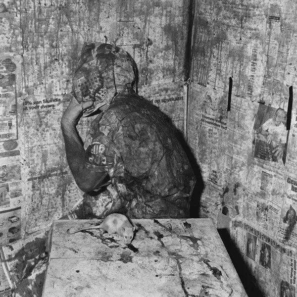 Roger Ballen | 全集：这里没有我们可以参考的世界（或有不适，谨慎阅读） - 知乎