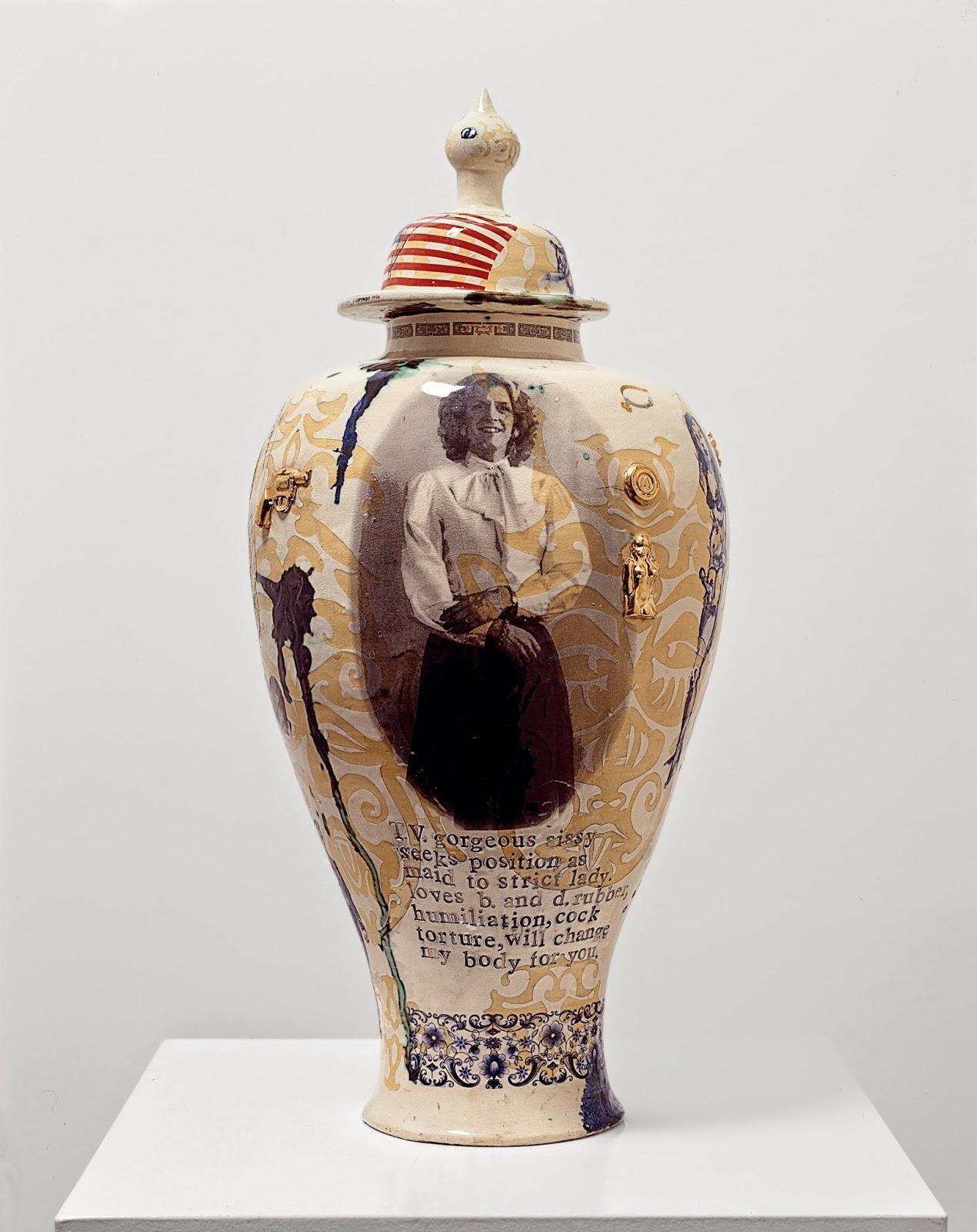 格雷森·佩里（Grayson Perry）的陶器／淘气世界 - 知乎