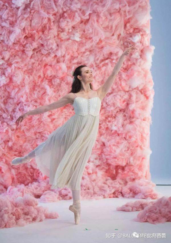 成人芭蕾干货 | 凹造型必备-阿拉贝斯克（Arabesque） - 知乎