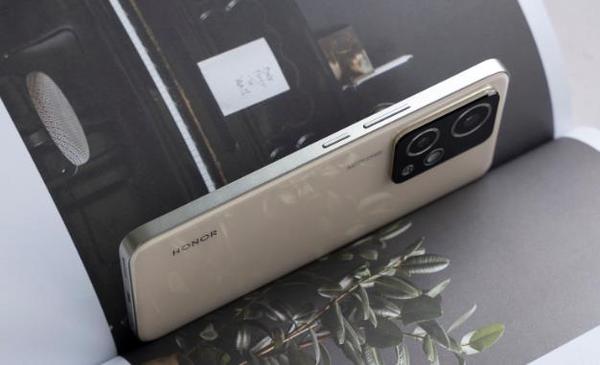 不吹不黑，荣耀90 GT上手15天，优缺点太明显了 - 知乎