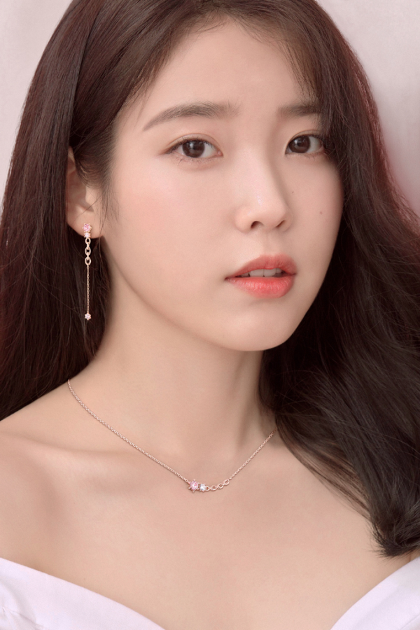 IU电脑壁纸收藏版 - 知乎