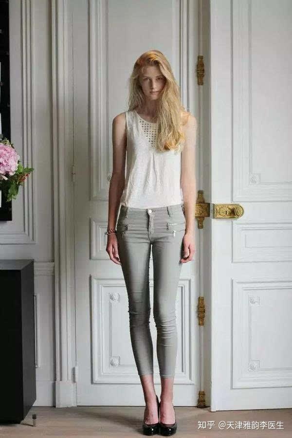 法国嫩模Deborah Deva Reeb年仅16岁，身材高挑容貌姣好 - 知乎