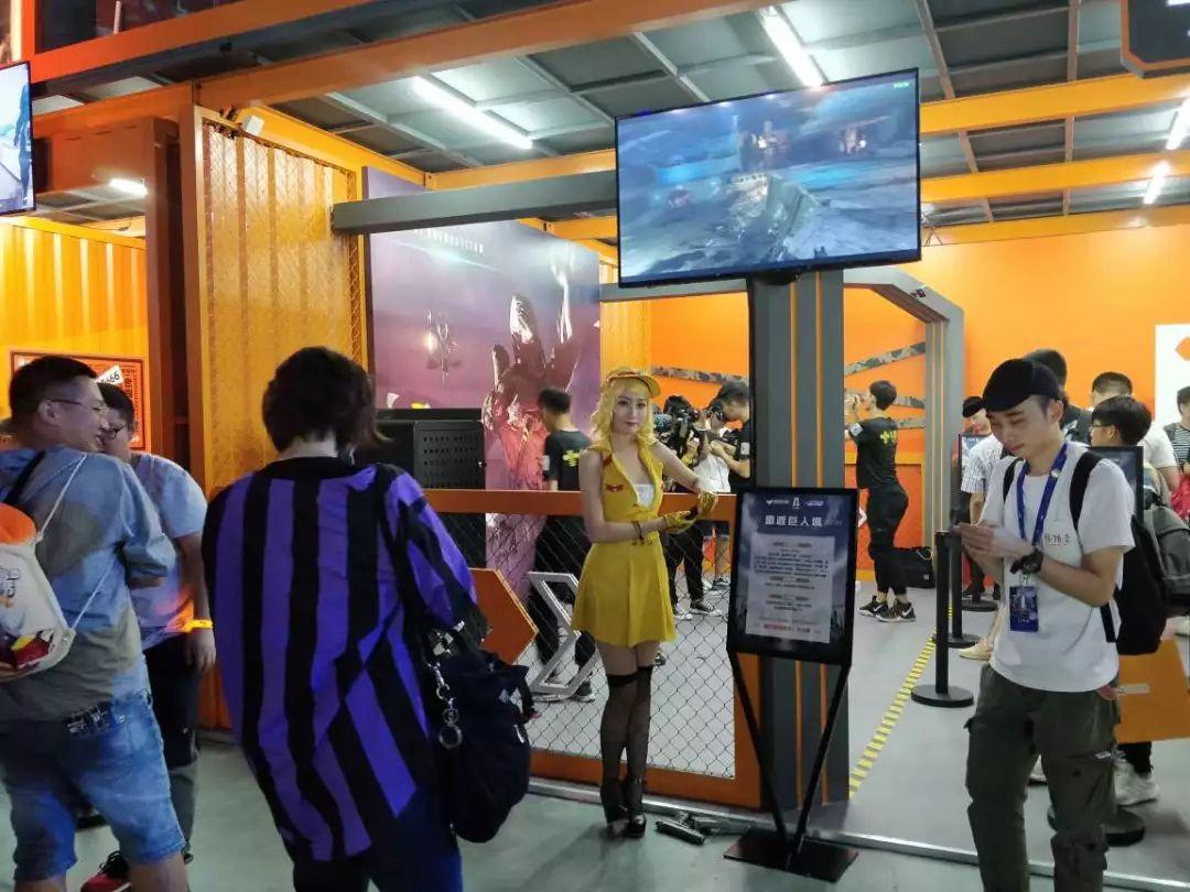 CF：CJ现场Coser质量堪忧，灵狐者服装太黄，一股岛国既视感 - 知乎