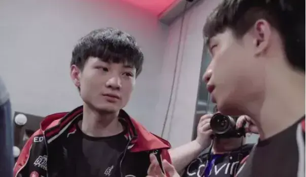 Haro：从LPL豪门EDG到侠队RW，未改将帅之才的本色！ - 知乎