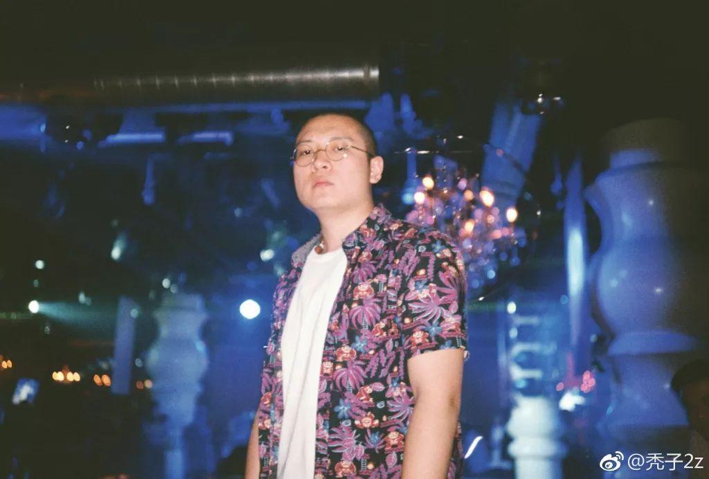 秃子2z，一个因为提鸟笼子被新说唱剪掉镜头的北京rapper - 知乎