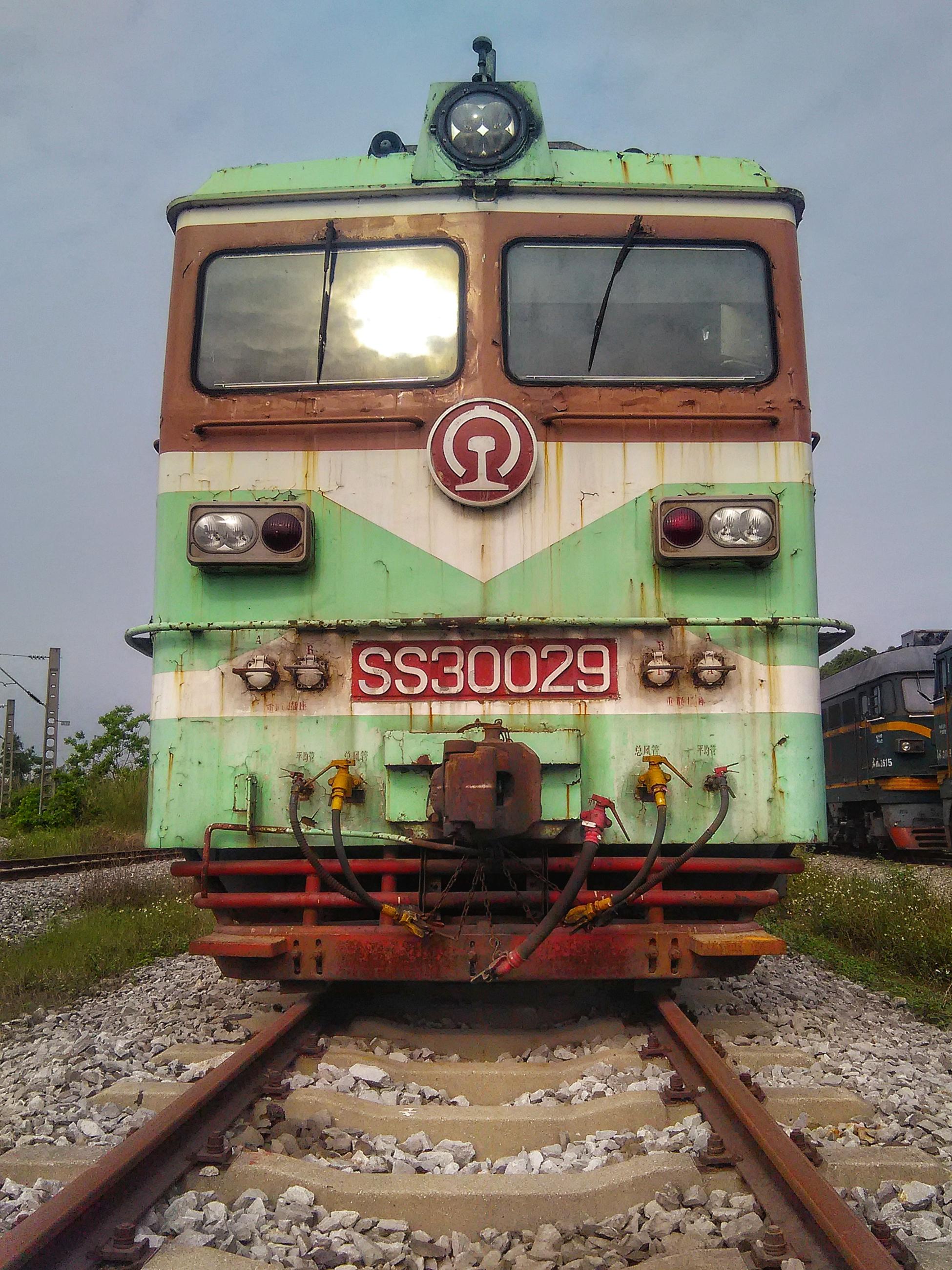 【科普】画风不同而殊途同归——浅谈SS3和小SS3B的重联插座 - 知乎