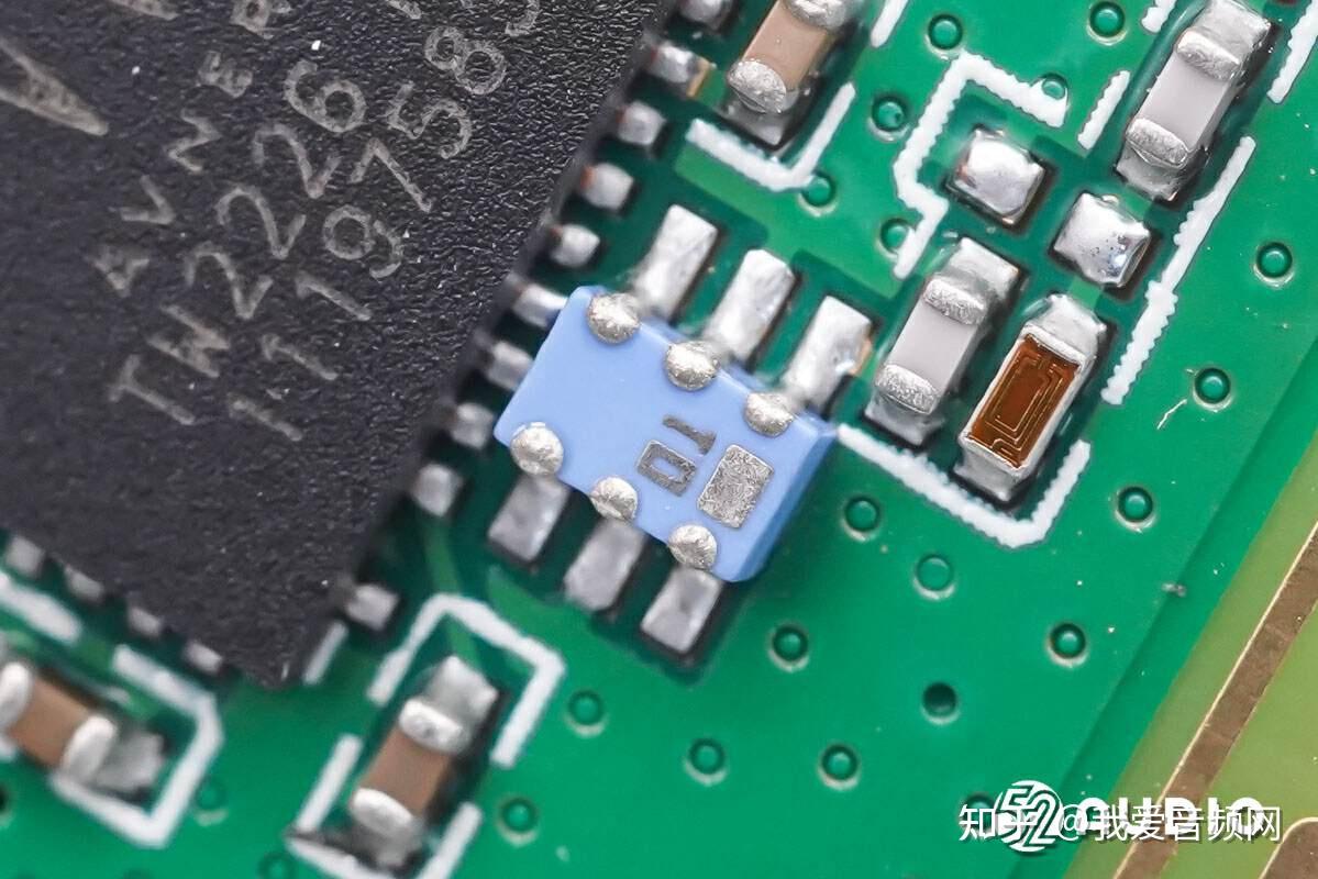 雷蛇旋风黑鲨V2专业版拆解，RAZER HYPERSPEED无线技术，稳定连接快速响应 - 知乎