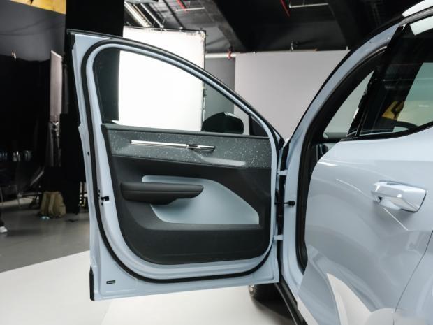 大空间豪华小型SUV 沃尔沃EX30实拍图解 - 知乎