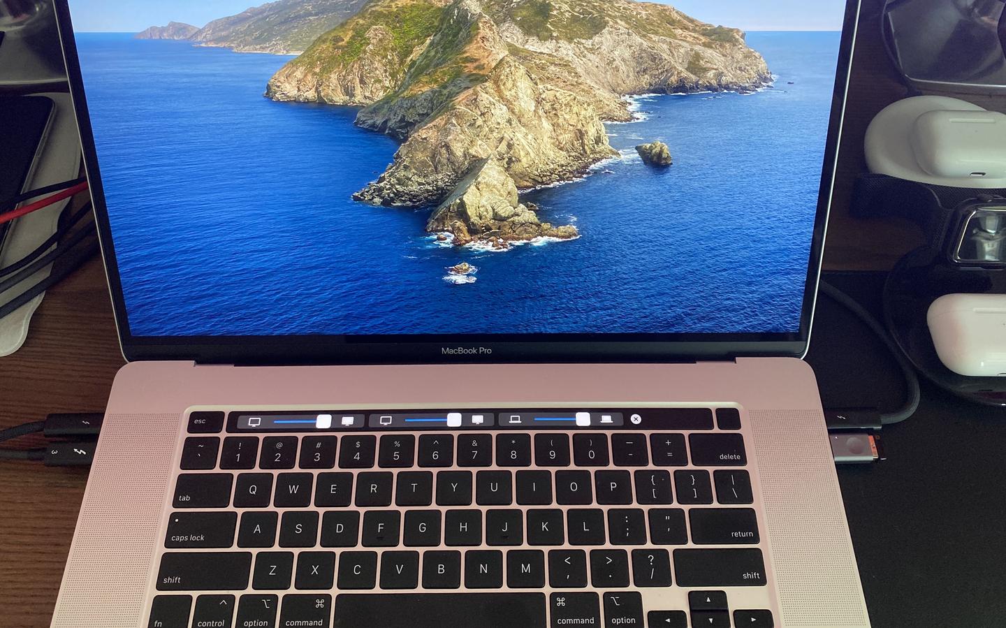 最后的武士？搭载AMD Radeon Pro 5600M图形处理器的16寸 MacBook Pro - 知乎