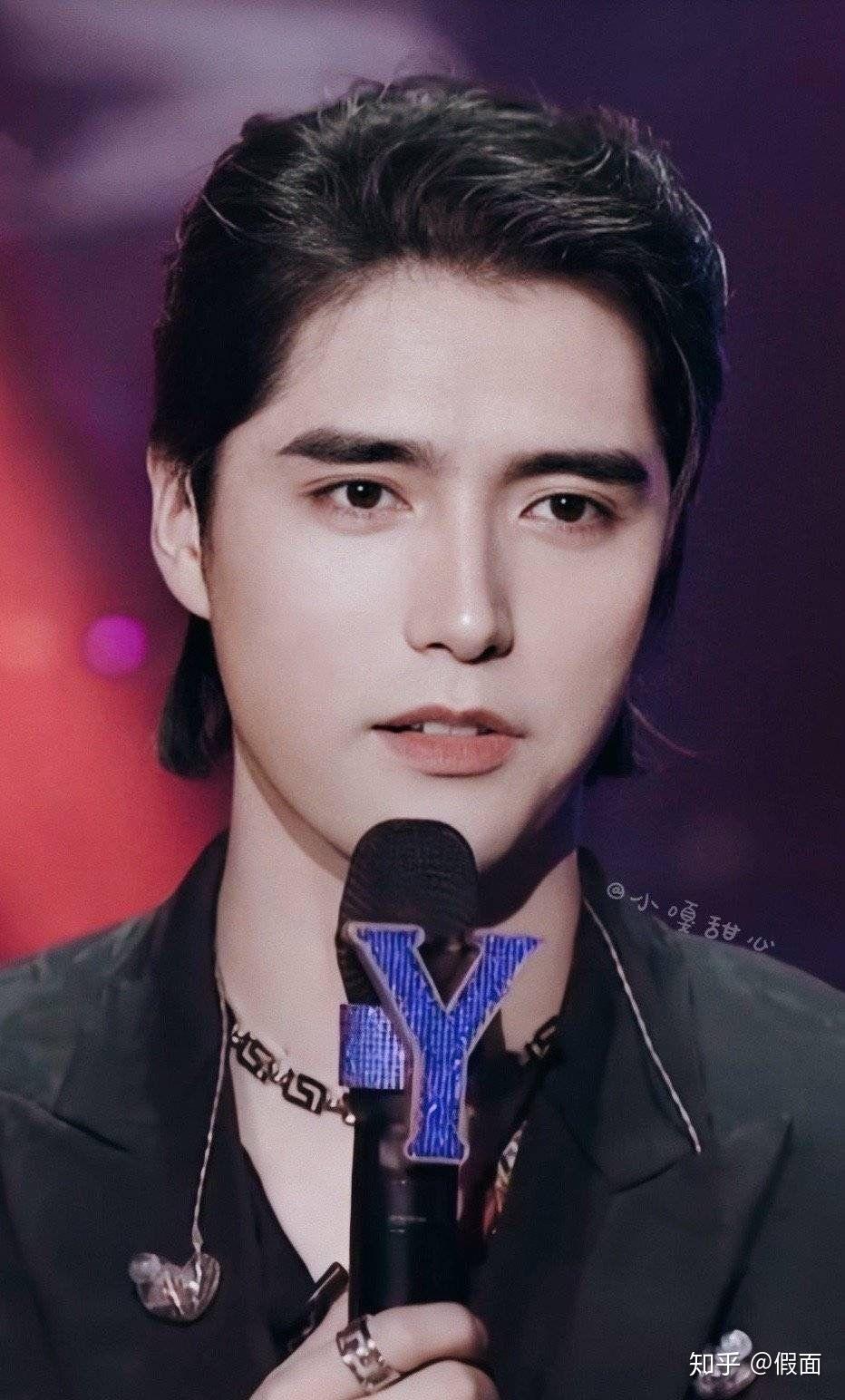 你手机里最好看的一张阿云嘎的照片是哪张？ - 知乎