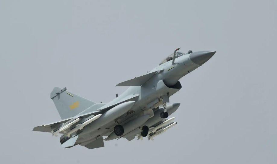 巴铁空军超越印度？歼10C和F16一起亮相阅兵场，印空军遇劲敌 - 知乎