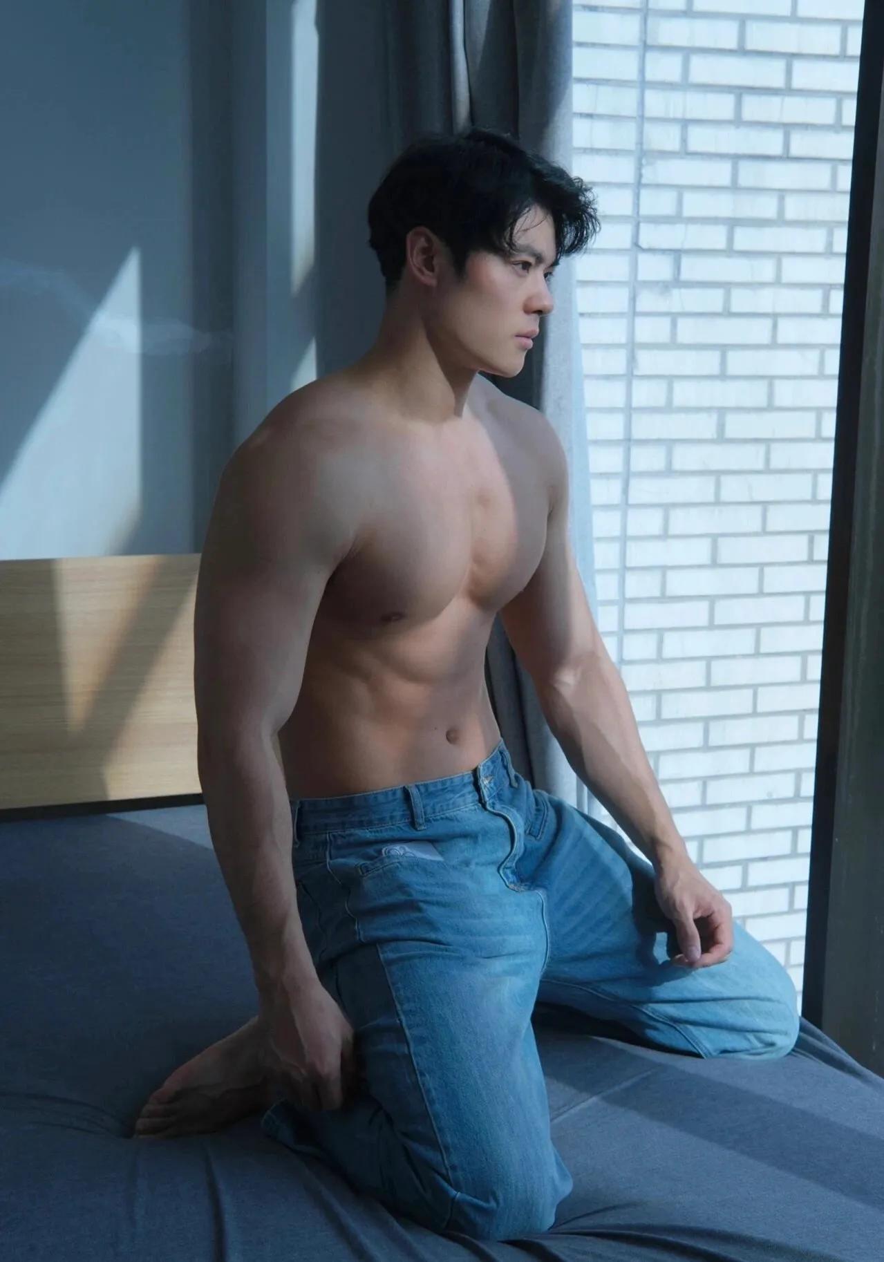 186CM肌肉健身男模，这身材也太可了！ - 知乎