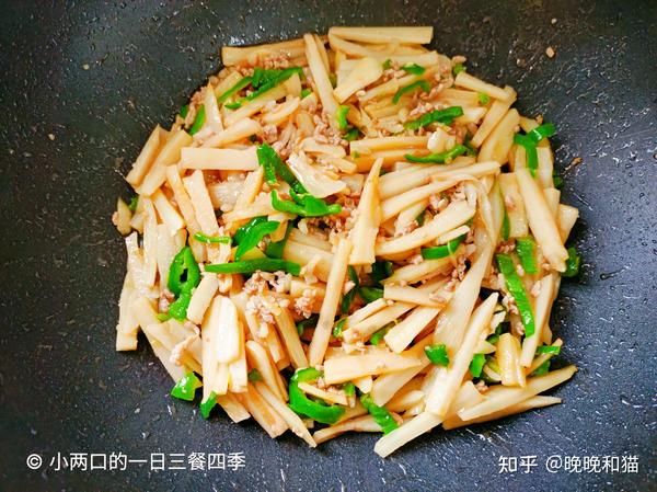 莲藕的家常吃法：糖醋藕丝，清脆爽口，好看好吃 知乎