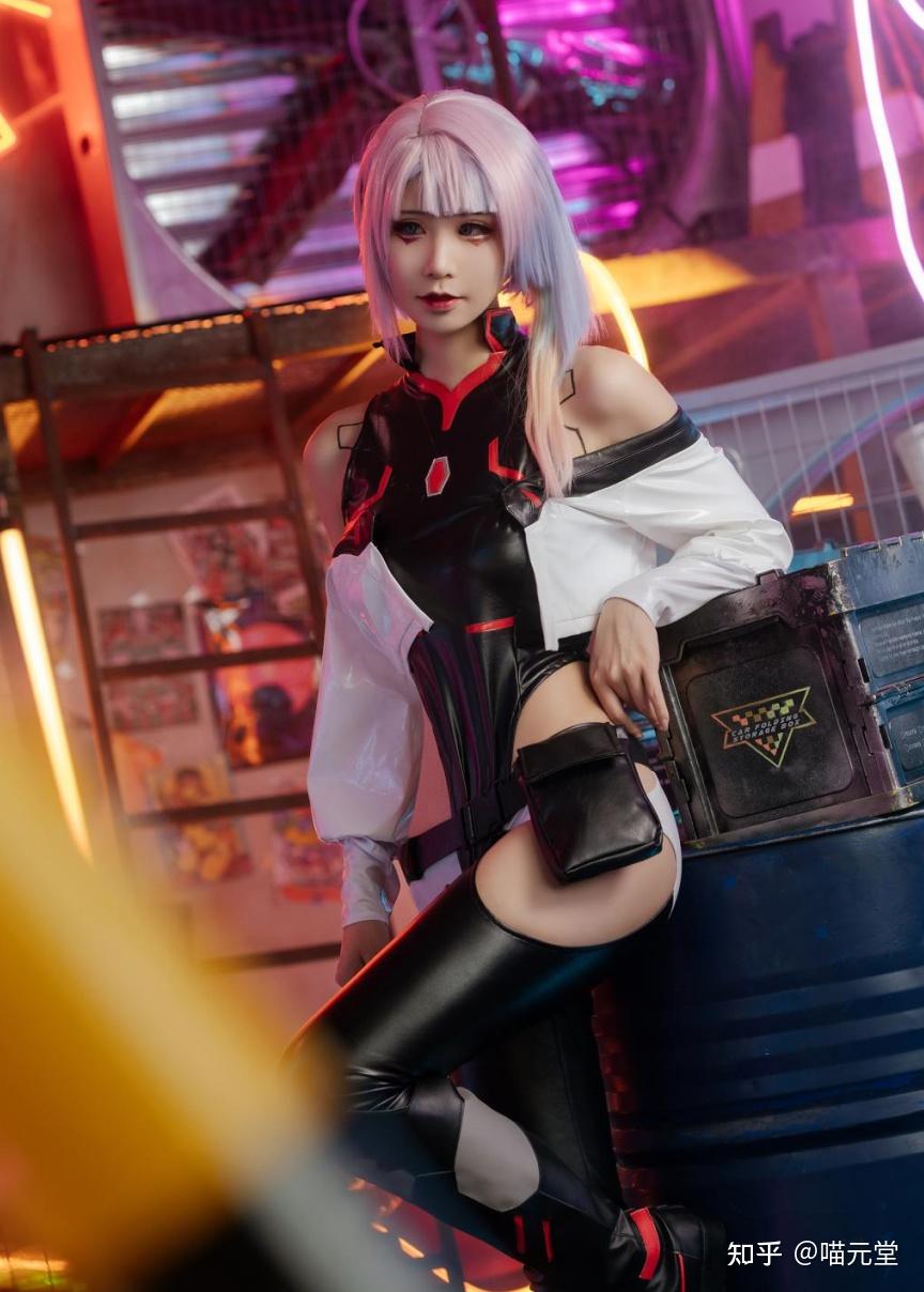 爱老师PhD最新cos~赛博朋克露西 cosplay写真图片欣赏 - 知乎