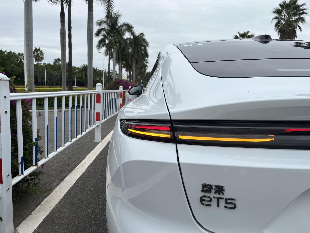 试驾蔚来ET5，颜值、操控全都有，你还在看34C？_团车网