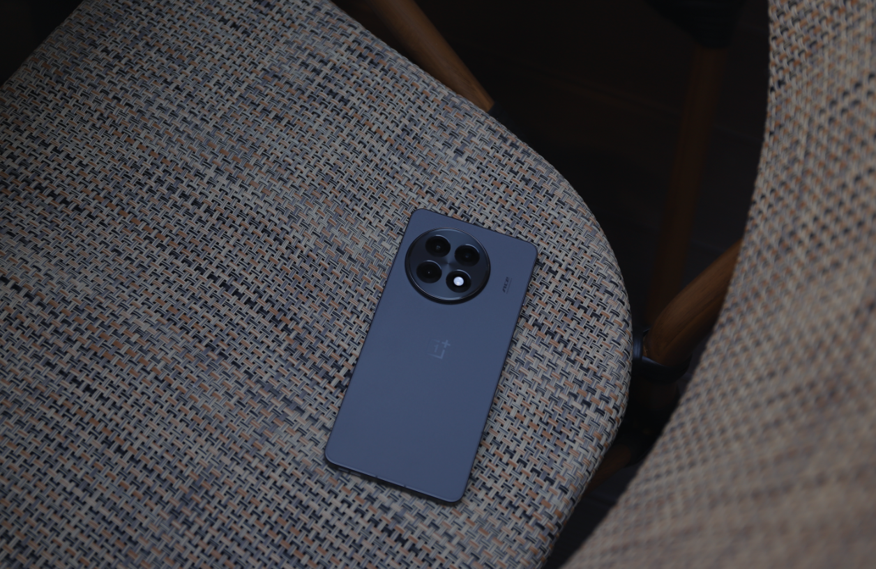 真我GT 7太猛了！和一加ace 5 pro相比，选择哪款更合适？ - 知乎