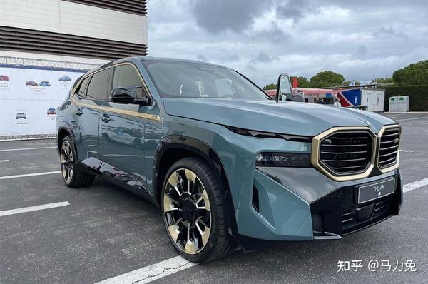 预售价超200万元，搭载4.4T大V8发动机，宝马全新XM实车曝光 - 知乎