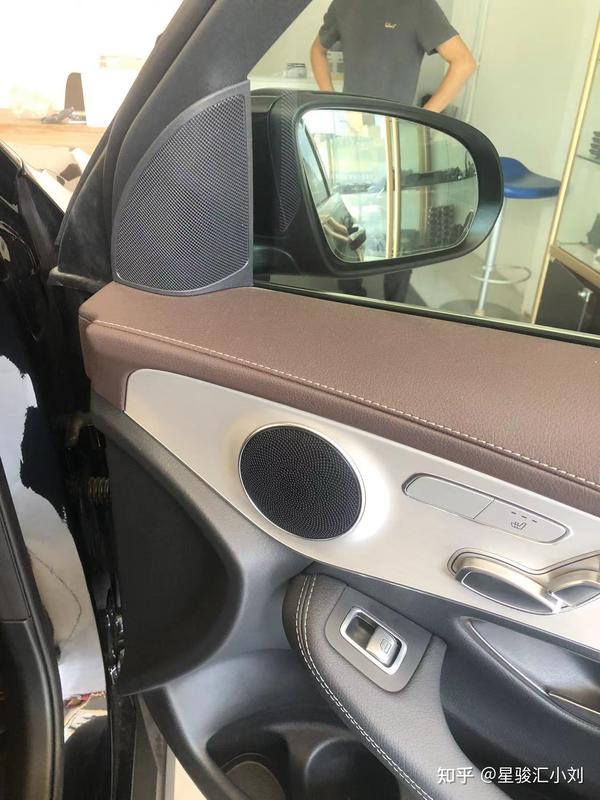 21款奔驰GLC260L升级 3D旋转高音+发光盖板效果展示 - 知乎