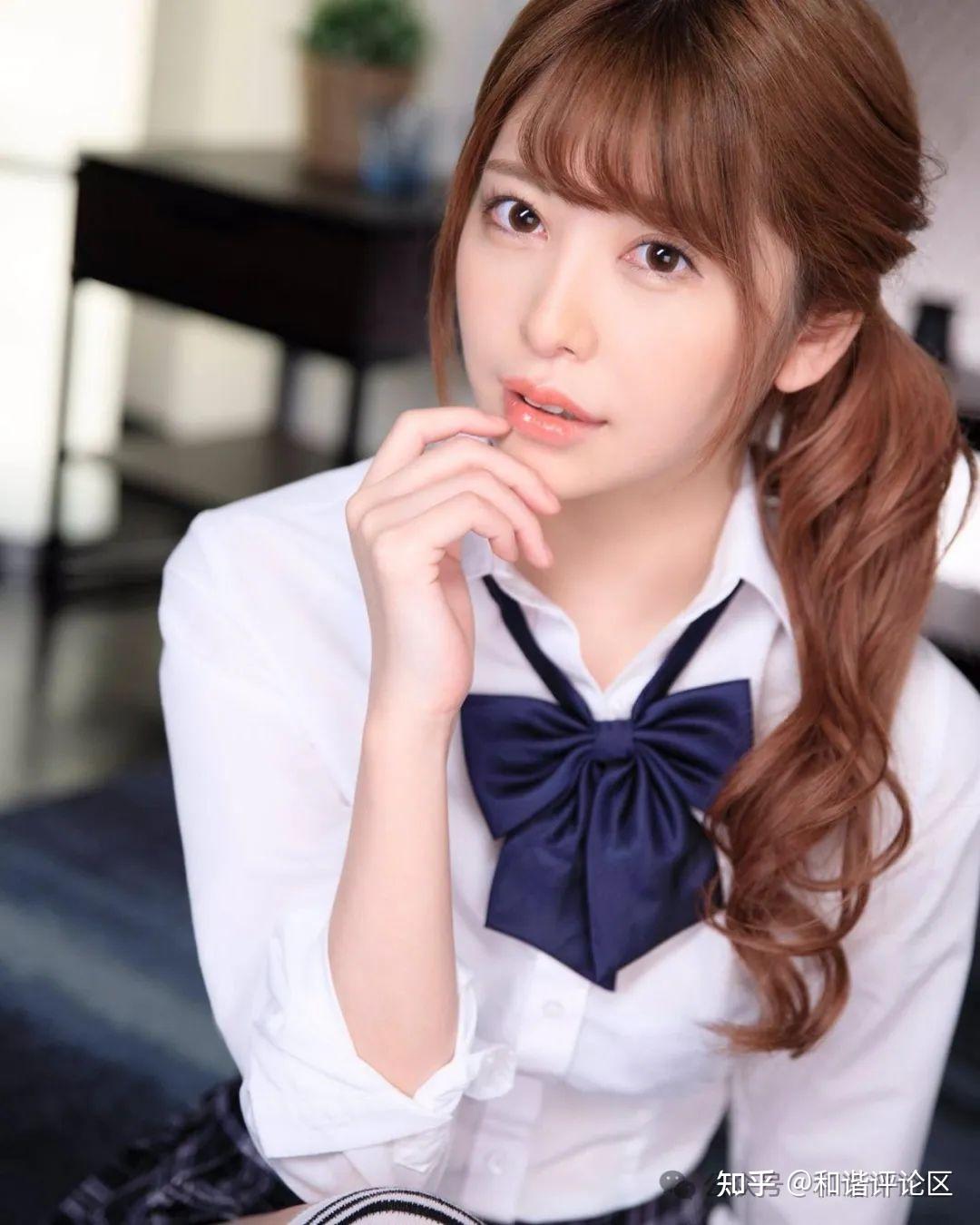 从肚脐眼就分叉的女优老师们，身材太好，个个170，都看不过来了 - 知乎