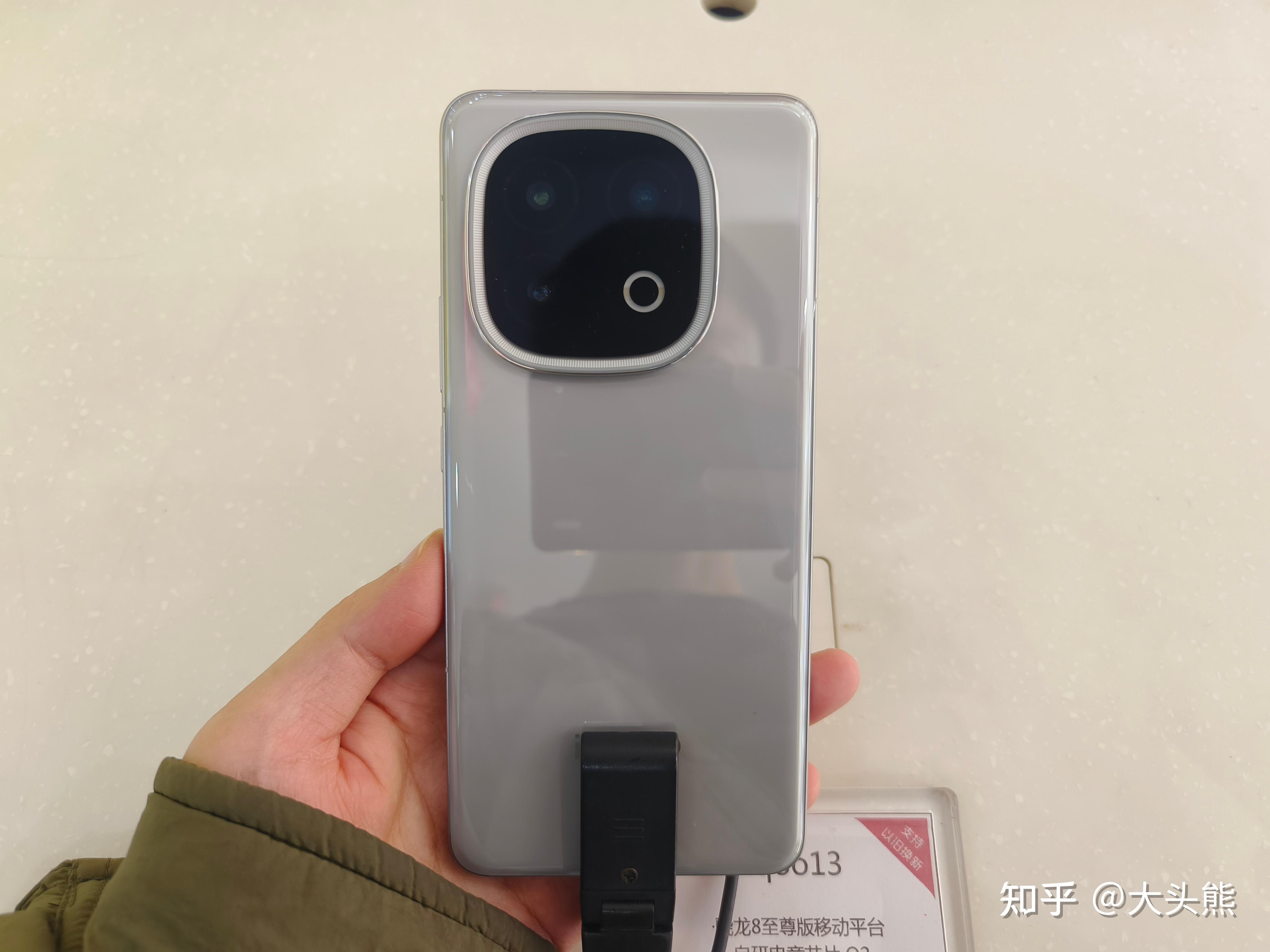 iQOO 13 和 iQOO Neo 10 怎么选？详细配置差异说明 - 知乎